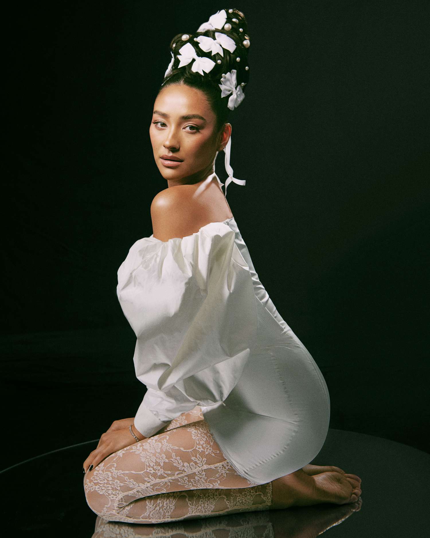 Actress and co-founder of Béis Travel: The story of Shay Mitchell - los ...